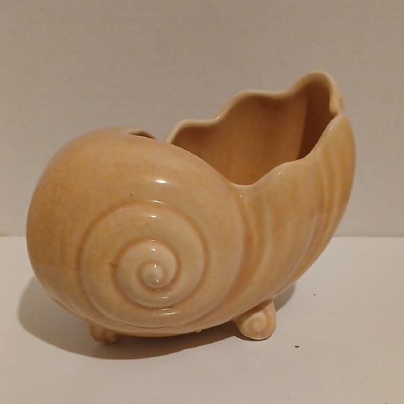 Hull Pottery | Accents | Vtg Hull Pottery Seashell Planter | Poshmark